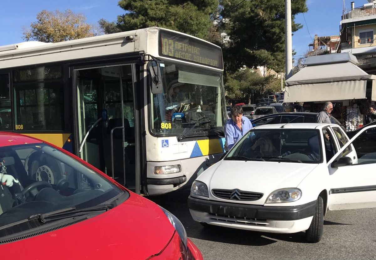 Τρελή πορεία λεωφορείου στην Ιερά Οδό - Δύο γυναίκες στο νοσοκομείο με ...