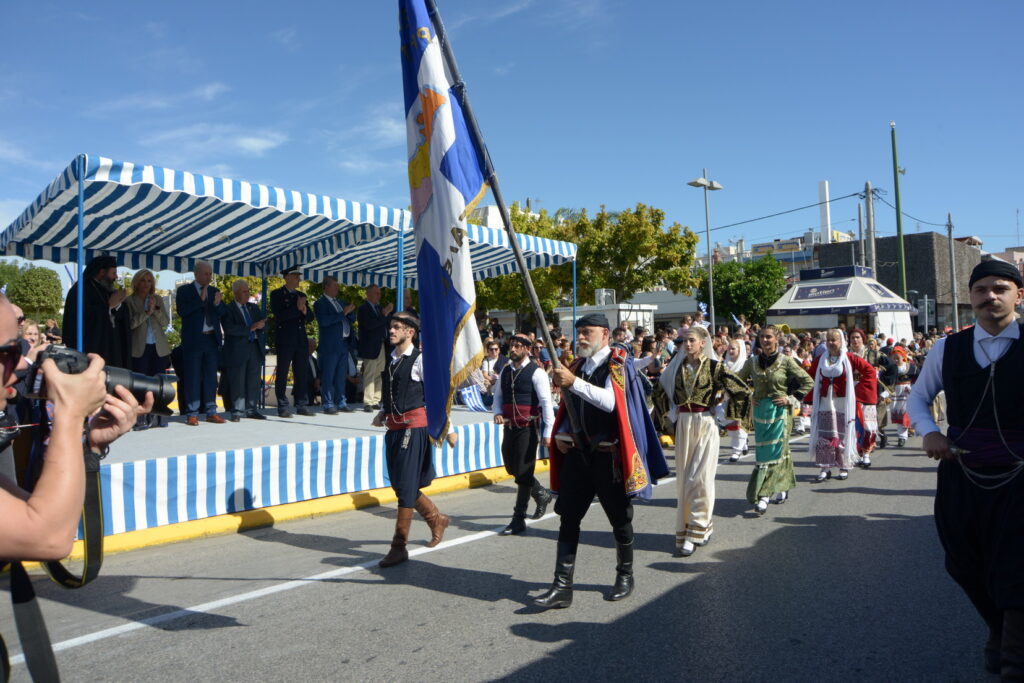 Λαμπρός ο εορτασμός της 28ης Οκτωβρίου στο Αιγάλεω - Φωτογραφίες ...